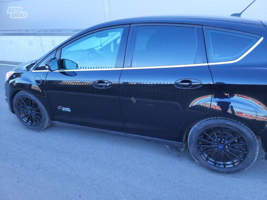 Black Ford C-Max 2017 in Kaunas, with an engine capacity of 2.00 L and mileage of 149 thousand km for 8200 €, photo 2 on AUTOMOTO.COM.LV