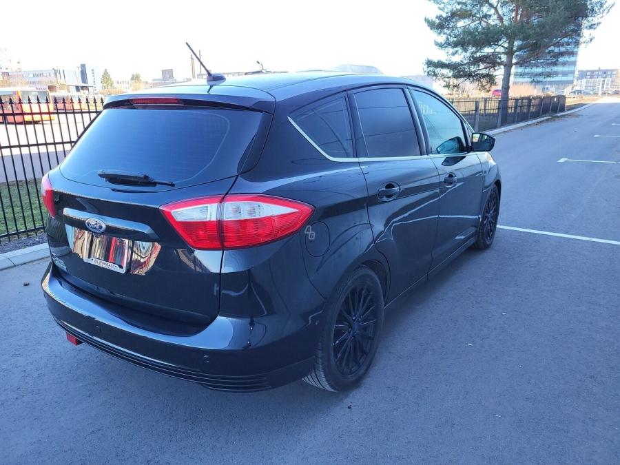Black Ford C-Max 2017 in Kaunas, with an engine capacity of 2.00 L and mileage of 149 thousand km for 8200 €, photo 9 on AUTOMOTO.COM.LV