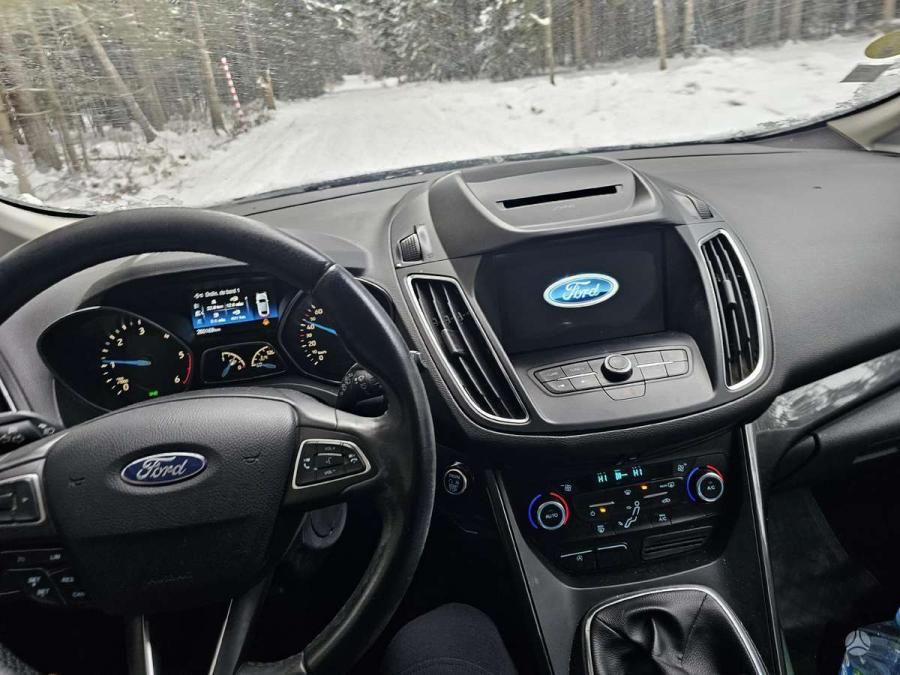 Melns Ford C-Max 2017 Tauragė, ar dzinēja tilpumu 1.50 L un nobraukumu 230 tūkst. km par 5900 €, foto 21 vietnē AUTOMOTO.COM.LV