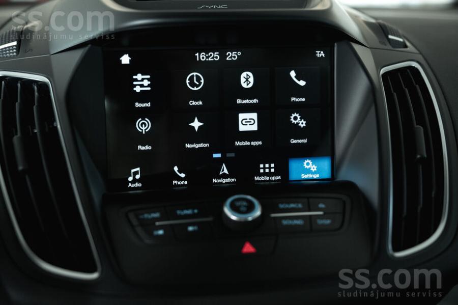 Black Ford C-Max 2018 in Riga, with an engine capacity of 1.00 L and mileage of 96 thousand km for 8990 €, photo 14 on AUTOMOTO.COM.LV