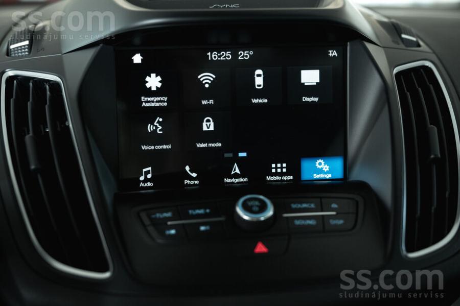 Black Ford C-Max 2018 in Riga, with an engine capacity of 1.00 L and mileage of 96 thousand km for 8990 €, photo 15 on AUTOMOTO.COM.LV