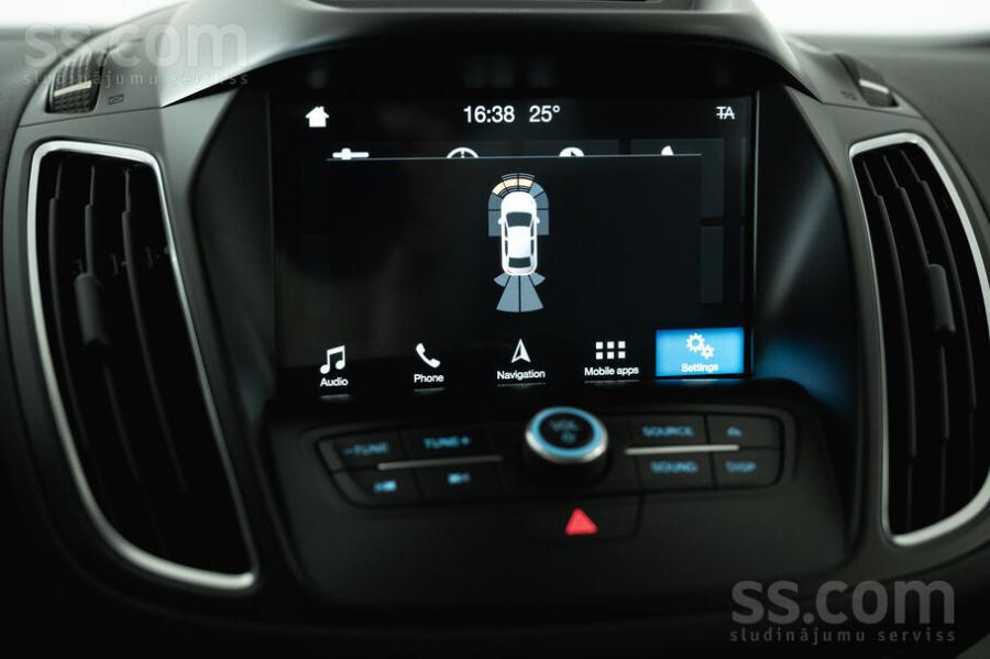 Black Ford C-Max 2018 in Riga, with an engine capacity of 1.00 L and mileage of 96 thousand km for 8990 €, photo 20 on AUTOMOTO.COM.LV