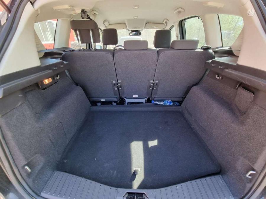 Black Ford C-Max 2018 in Vilnius, with an engine capacity of 1.00 L and mileage of 132 thousand km for 2150 €, photo 15 on AUTOMOTO.COM.LV
