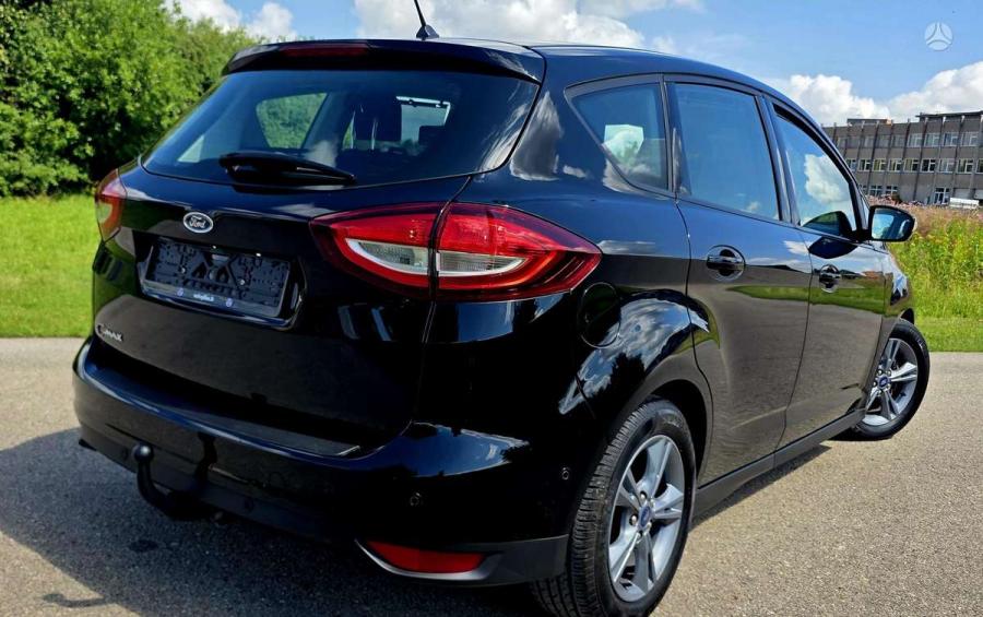 Black Ford C-Max 2019 in Siauliai, with an engine capacity of 1.00 L and mileage of 56 thousand km for 7750 €, photo 18 on AUTOMOTO.COM.LV