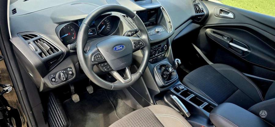 Black Ford C-Max 2019 in Siauliai, with an engine capacity of 1.00 L and mileage of 56 thousand km for 7750 €, photo 29 on AUTOMOTO.COM.LV