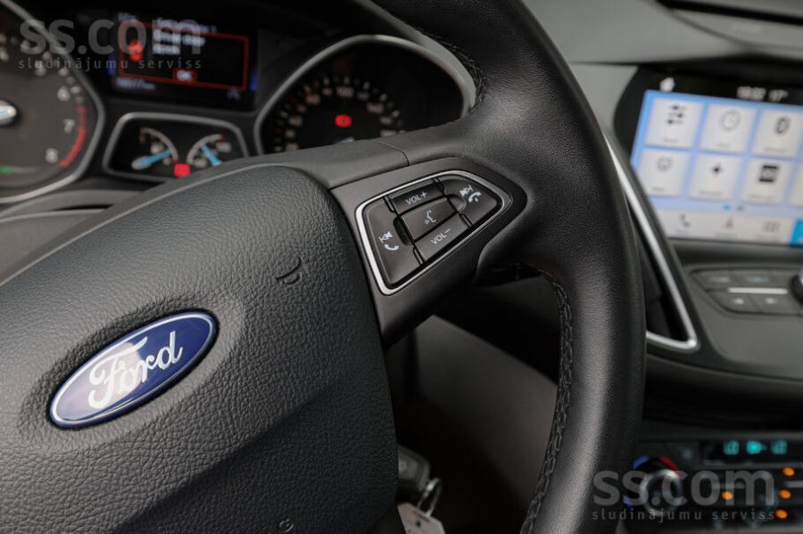 Black Ford C-Max 2019 in Jelgava, with an engine capacity of 1.00 L and mileage of 0 thousand km for 8750 €, photo 20 on AUTOMOTO.COM.LV