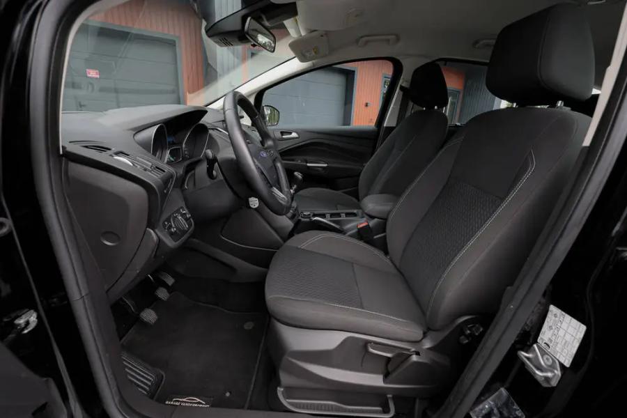 Black Ford C-Max 2019 in Jelgava, with an engine capacity of 1.00 L and mileage of 56 thousand km for 8750 €, photo 8 on AUTOMOTO.COM.LV