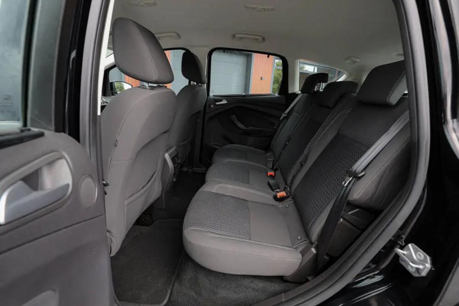 Black Ford C-Max 2019 in Jelgava, with an engine capacity of 1.00 L and mileage of 56 thousand km for 8750 €, photo 10 on AUTOMOTO.COM.LV