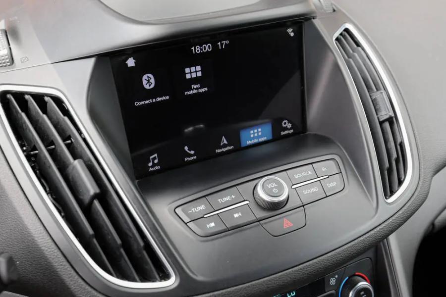 Black Ford C-Max 2019 in Jelgava, with an engine capacity of 1.00 L and mileage of 56 thousand km for 8750 €, photo 16 on AUTOMOTO.COM.LV