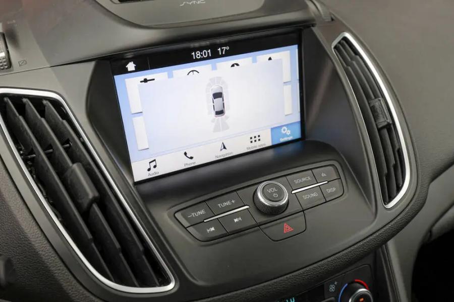 Black Ford C-Max 2019 in Jelgava, with an engine capacity of 1.00 L and mileage of 56 thousand km for 8750 €, photo 17 on AUTOMOTO.COM.LV