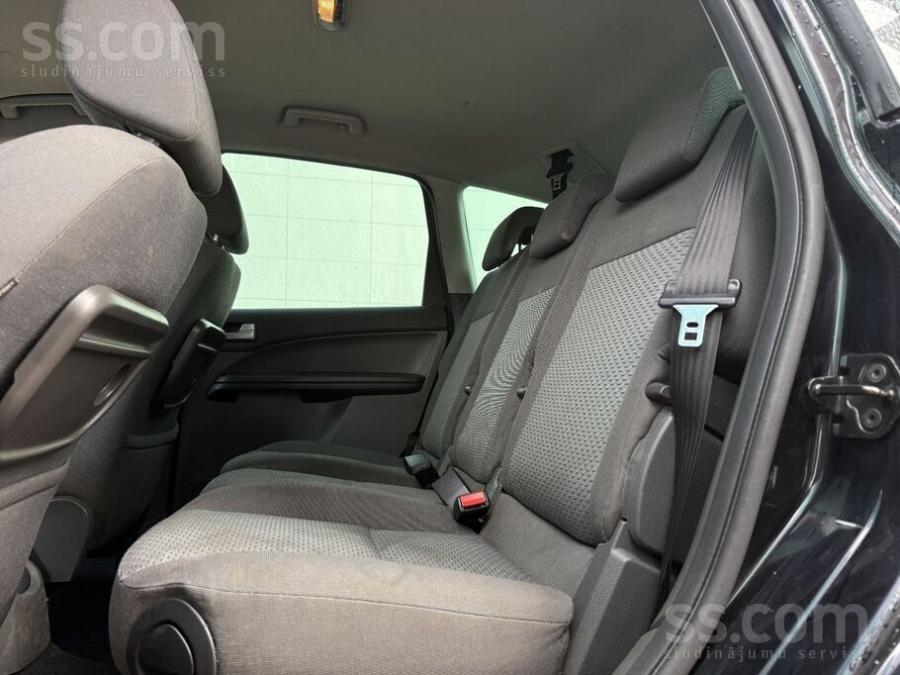 Black Ford C-Max 2007 in Riga, with an engine capacity of 1.60 L and mileage of 0 thousand km for 2500 €, photo 8 on AUTOMOTO.COM.LV