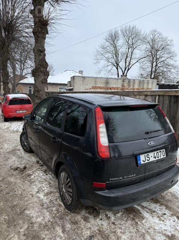 Black Ford C-Max 2004 in Liepaja, with an engine capacity of 1.60 L and mileage of 197 thousand km for 1550 €, photo 4 on AUTOMOTO.COM.LV