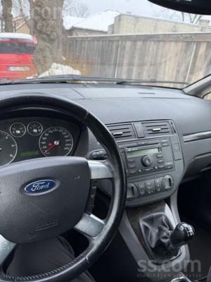 Black Ford C-Max 2004 in Liepaja, with an engine capacity of 1.60 L and mileage of 197 thousand km for 1550 €, photo 13 on AUTOMOTO.COM.LV