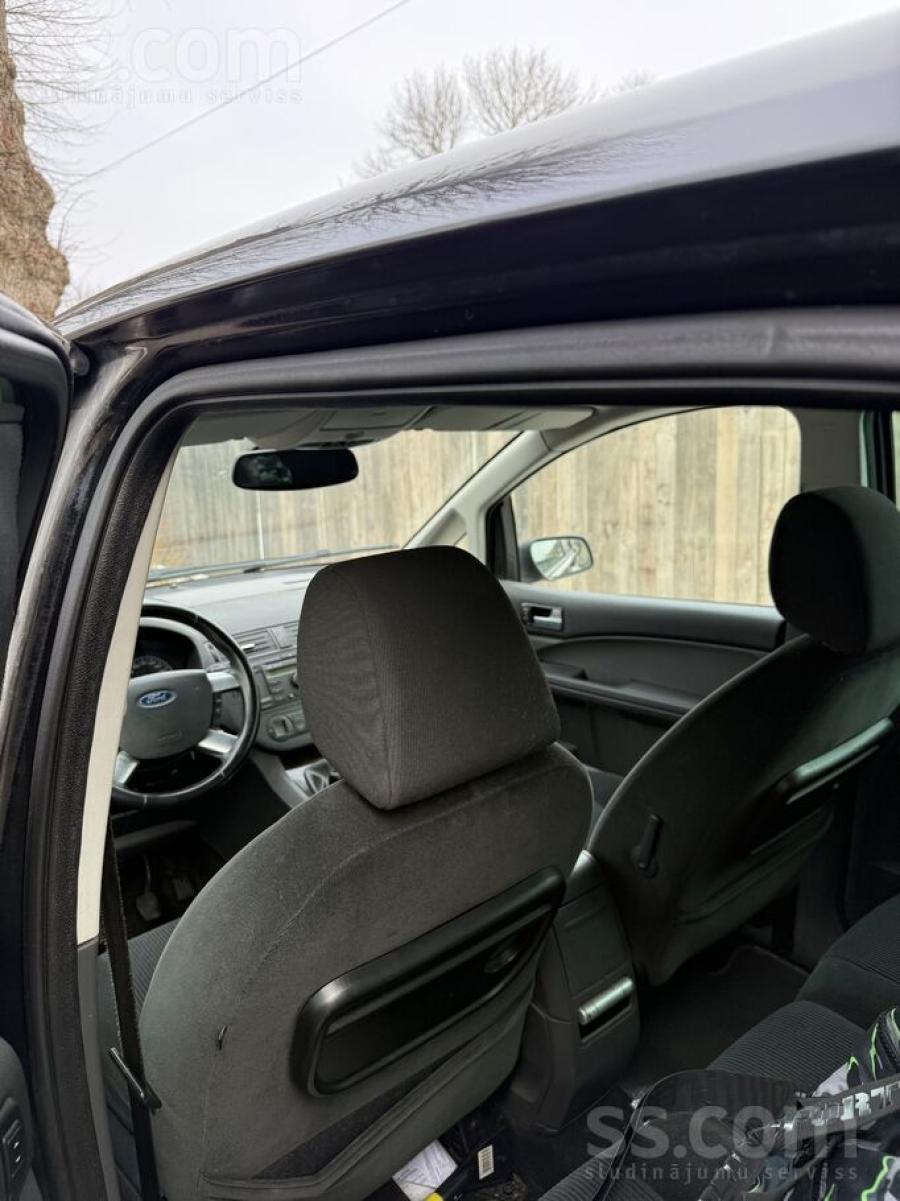 Black Ford C-Max 2004 in Liepaja, with an engine capacity of 1.60 L and mileage of 197 thousand km for 1550 €, photo 14 on AUTOMOTO.COM.LV