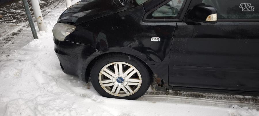 Melns Ford C-Max 2007 Viļņa, ar dzinēja tilpumu 2.00 L un nobraukumu 288 tūkst. km par 750 €, foto 7 vietnē AUTOMOTO.COM.LV