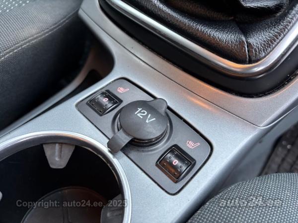 Melns Ford C-Max 2013 Tallina, ar dzinēja tilpumu 1.60 L un nobraukumu 235 tūkst. km par 2990 €, foto 11 vietnē AUTOMOTO.COM.LV