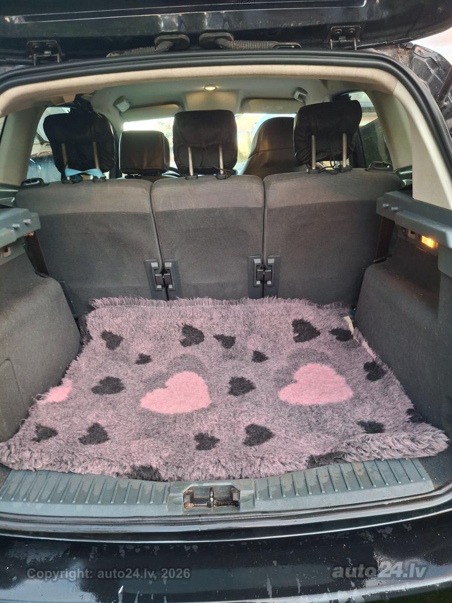Black Ford C-Max 2013 in Tallinn, with an engine capacity of 2.00 L and mileage of 233 thousand km for 6200 €, photo 12 on AUTOMOTO.COM.LV