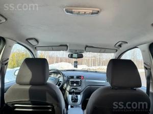 Zils Ford C-Max 2008 Rēzekne, ar dzinēja tilpumu 1.80 L un nobraukumu 218 tūkst. km par 1950 €, foto 4 vietnē AUTOMOTO.COM.LV