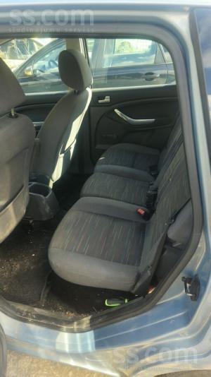 Blue Ford C-Max 2009 in Cesis, with an engine capacity of 1.60 L and mileage of 300 thousand km for 450 €, photo 5 on AUTOMOTO.COM.LV
