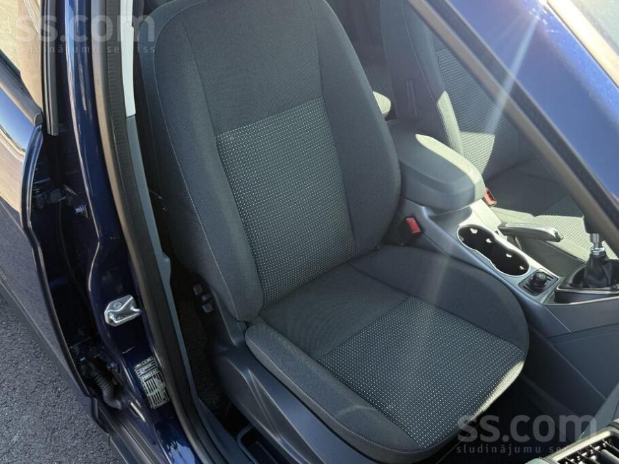 Zils Ford C-Max 2012 Liepāja, ar dzinēja tilpumu 1.60 L un nobraukumu 236 tūkst. km par 4800 €, foto 15 vietnē AUTOMOTO.COM.LV