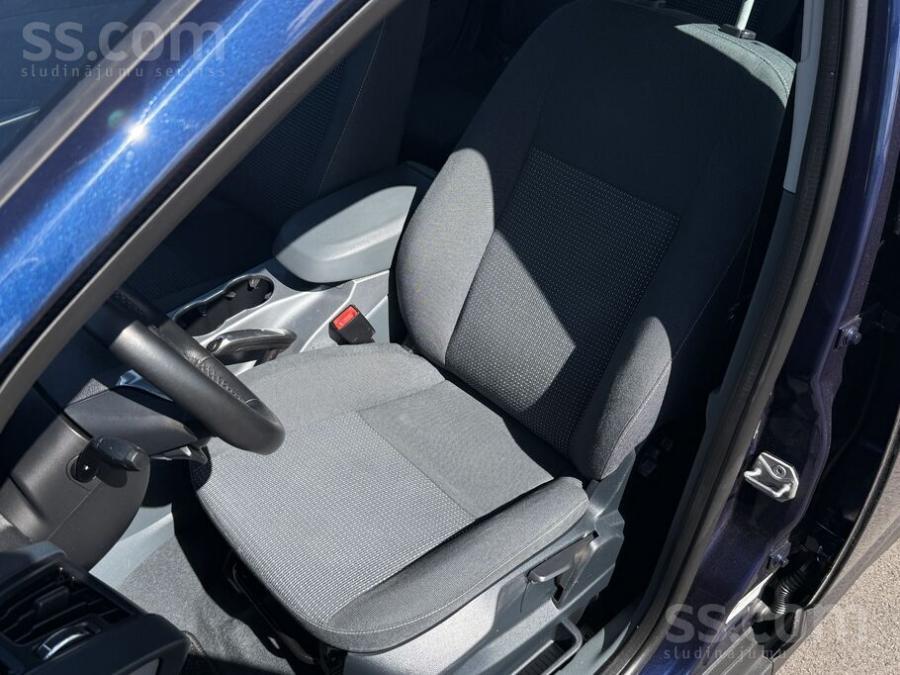 Zils Ford C-Max 2012 Liepāja, ar dzinēja tilpumu 1.60 L un nobraukumu 236 tūkst. km par 4800 €, foto 17 vietnē AUTOMOTO.COM.LV