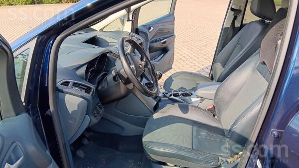 Blue Ford C-Max 2013 in Jelgava, with an engine capacity of 2.00 L and mileage of 255 thousand km for 4950 €, photo 5 on AUTOMOTO.COM.LV