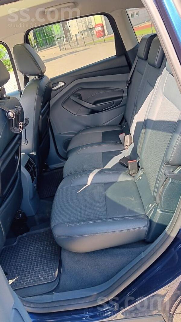 Blue Ford C-Max 2013 in Jelgava, with an engine capacity of 2.00 L and mileage of 255 thousand km for 4950 €, photo 6 on AUTOMOTO.COM.LV