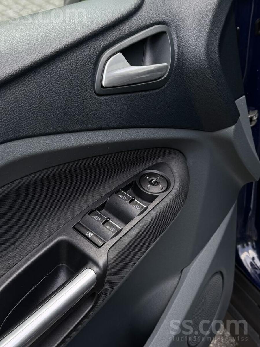Zils Ford C-Max 2014 Rīga, ar dzinēja tilpumu 1.60 L un nobraukumu 170 tūkst. km par 4100 €, foto 19 vietnē AUTOMOTO.COM.LV