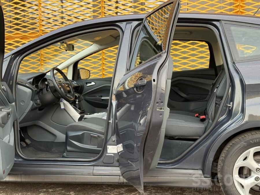 Blue Ford C-Max 2015 in Ogre, with an engine capacity of 1.60 L and mileage of 158 thousand km for 5995 €, photo 8 on AUTOMOTO.COM.LV