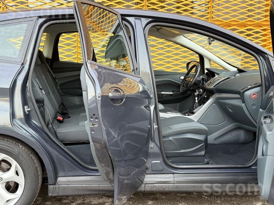 Blue Ford C-Max 2015 in Ogre, with an engine capacity of 1.60 L and mileage of 158 thousand km for 5995 €, photo 12 on AUTOMOTO.COM.LV