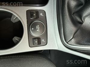 Blue Ford C-Max 2015 in Ogre, with an engine capacity of 1.60 L and mileage of 158 thousand km for 5995 €, photo 18 on AUTOMOTO.COM.LV