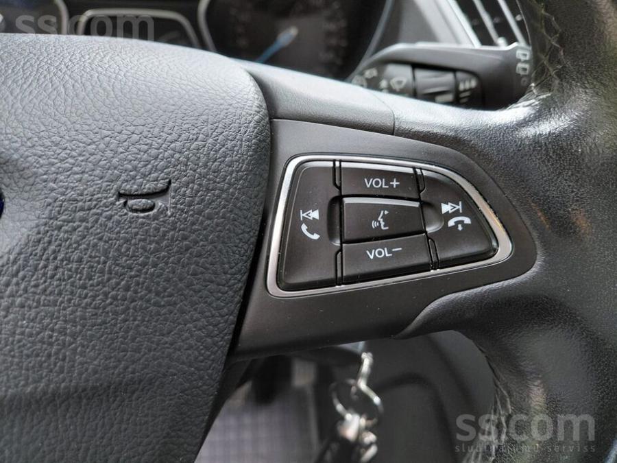 Blue Ford C-Max 2016 in Talsi, with an engine capacity of 1.50 L and mileage of 287 thousand km for 5500 €, photo 14 on AUTOMOTO.COM.LV