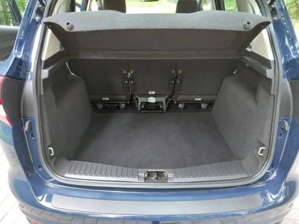 Blue Ford C-Max 2016 in Talsi, with an engine capacity of 1.50 L and mileage of 287 thousand km for 5500 €, photo 9 on AUTOMOTO.COM.LV