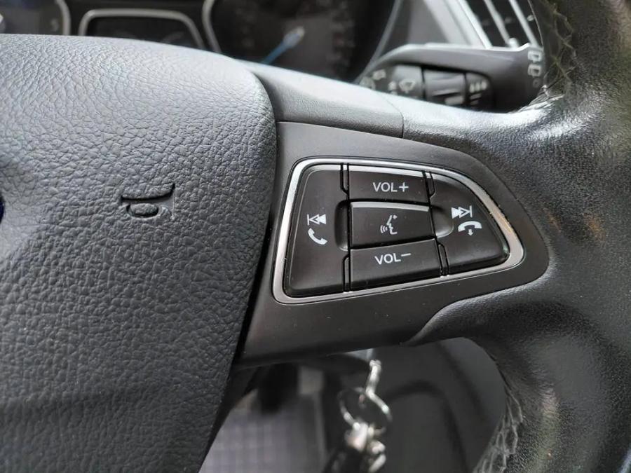 Zils Ford C-Max 2016 Talsi, ar dzinēja tilpumu 1.50 L un nobraukumu 287 tūkst. km par 5500 €, foto 14 vietnē AUTOMOTO.COM.LV