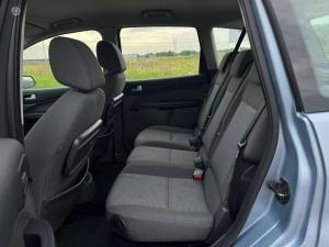 Blue Ford C-Max 2005 in Panevezys, with an engine capacity of 1.60 L and mileage of 221 thousand km for 1150 €, photo 12 on AUTOMOTO.COM.LV