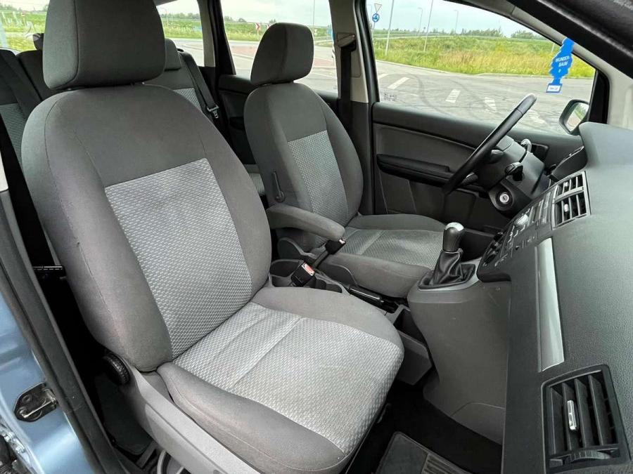 Blue Ford C-Max 2005 in Panevezys, with an engine capacity of 1.60 L and mileage of 221 thousand km for 1150 €, photo 17 on AUTOMOTO.COM.LV