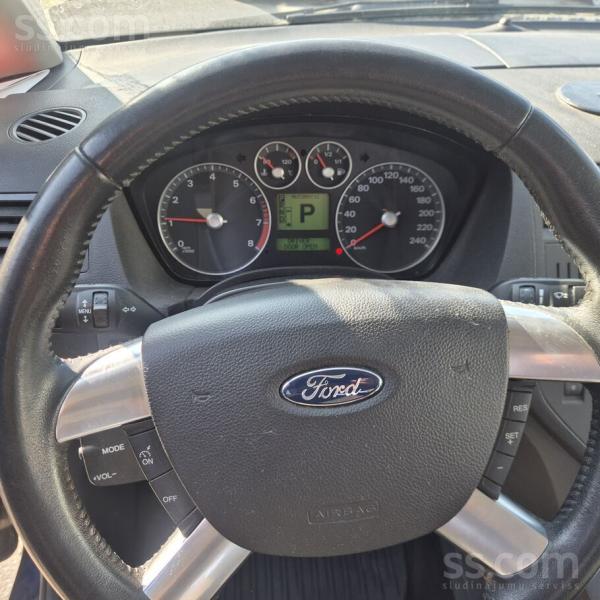 Blue Ford C-Max 2006 in Valmiera, with an engine capacity of 1.80 L and mileage of 177 thousand km for 1950 €, photo 5 on AUTOMOTO.COM.LV