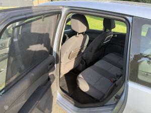 Blue Ford C-Max 2006 in Siauliai, with an engine capacity of 2.00 L and mileage of 240 thousand km for 850 €, photo 7 on AUTOMOTO.COM.LV