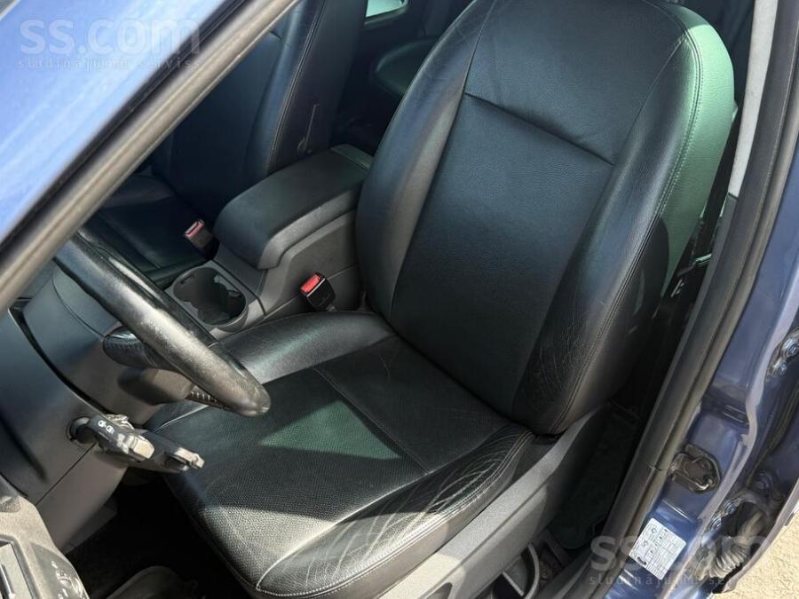 Zils Ford C-Max 2006 Liepāja, ar dzinēja tilpumu 1.80 L un nobraukumu 315 tūkst. km par 1590 €, foto 18 vietnē AUTOMOTO.COM.LV