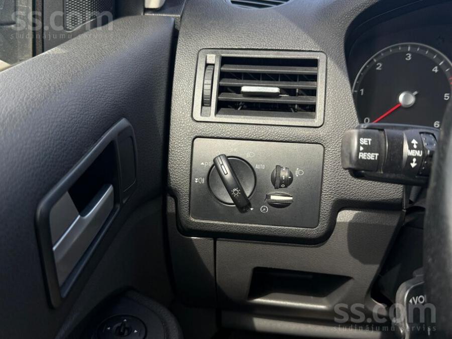 Zils Ford C-Max 2006 Liepāja, ar dzinēja tilpumu 1.80 L un nobraukumu 315 tūkst. km par 1590 €, foto 21 vietnē AUTOMOTO.COM.LV