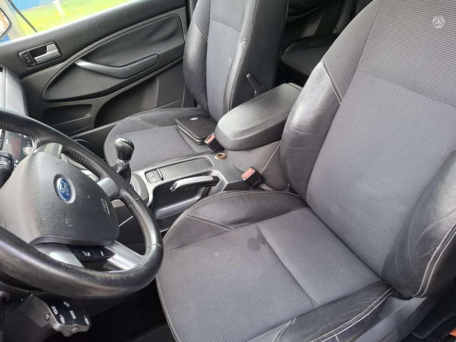 Zils Ford C-Max 2009 Utena, ar dzinēja tilpumu 1.56 L un nobraukumu 240 tūkst. km par 2100 €, foto 12 vietnē AUTOMOTO.COM.LV