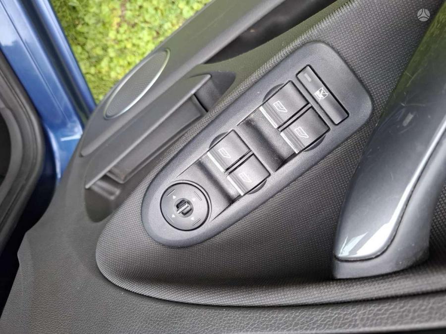 Zils Ford C-Max 2010 Kėdainiai, ar dzinēja tilpumu 1.80 L un nobraukumu 249 tūkst. km par 2350 €, foto 35 vietnē AUTOMOTO.COM.LV