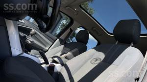 Blue Ford C-Max 2010 in Riga, with an engine capacity of 1.60 L and mileage of 329 thousand km for 2850 €, photo 6 on AUTOMOTO.COM.LV
