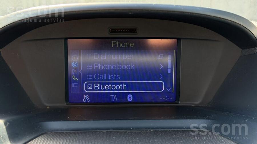 Blue Ford C-Max 2010 in Riga, with an engine capacity of 1.60 L and mileage of 329 thousand km for 2850 €, photo 14 on AUTOMOTO.COM.LV