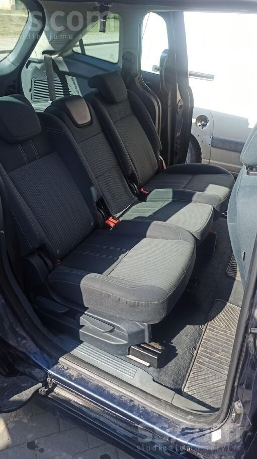 Zils Ford C-Max 2011 Jēkabpils, ar dzinēja tilpumu 1.60 L un nobraukumu 273 tūkst. km par 4000 €, foto 14 vietnē AUTOMOTO.COM.LV