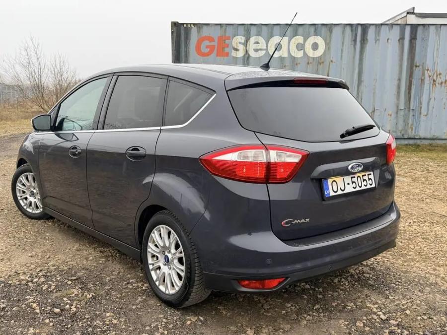 Blue Ford C-Max 2011 in Riga, with an engine capacity of 1.60 L and mileage of 250 thousand km for 5295 €, photo 3 on AUTOMOTO.COM.LV