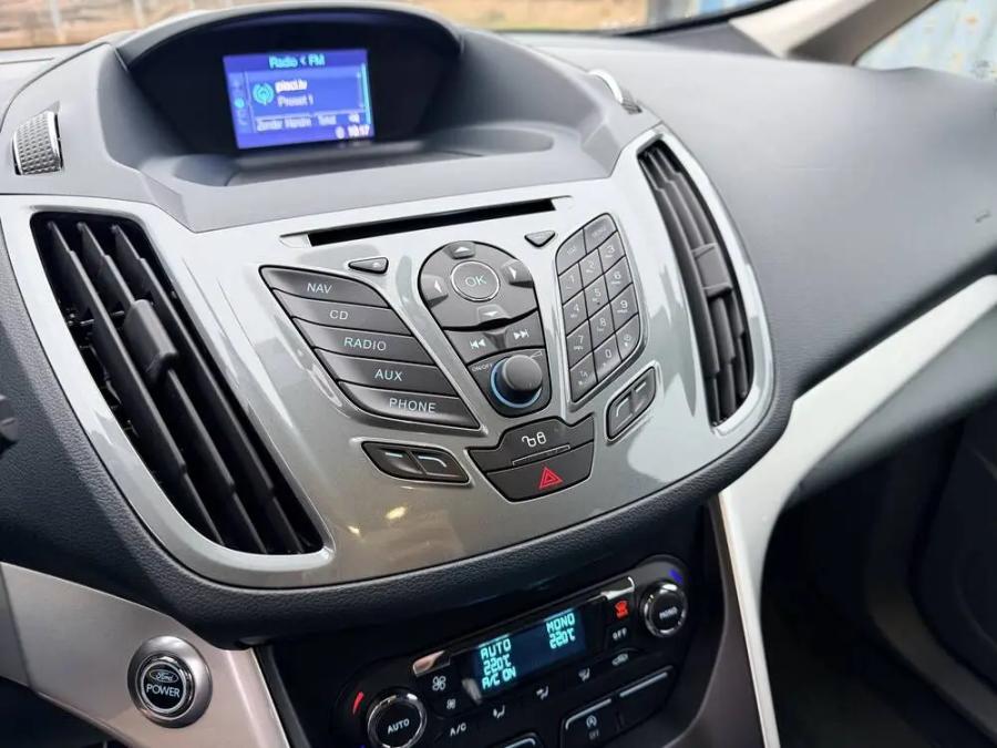 Blue Ford C-Max 2011 in Riga, with an engine capacity of 1.60 L and mileage of 250 thousand km for 5295 €, photo 18 on AUTOMOTO.COM.LV