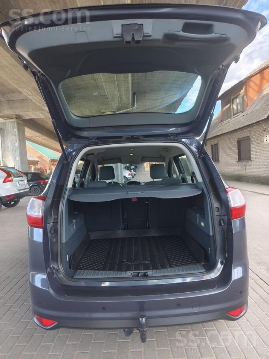 Blue Ford C-Max 2011 in Daugavpils, with an engine capacity of 1.60 L and mileage of 227 thousand km for 3650 €, photo 4 on AUTOMOTO.COM.LV