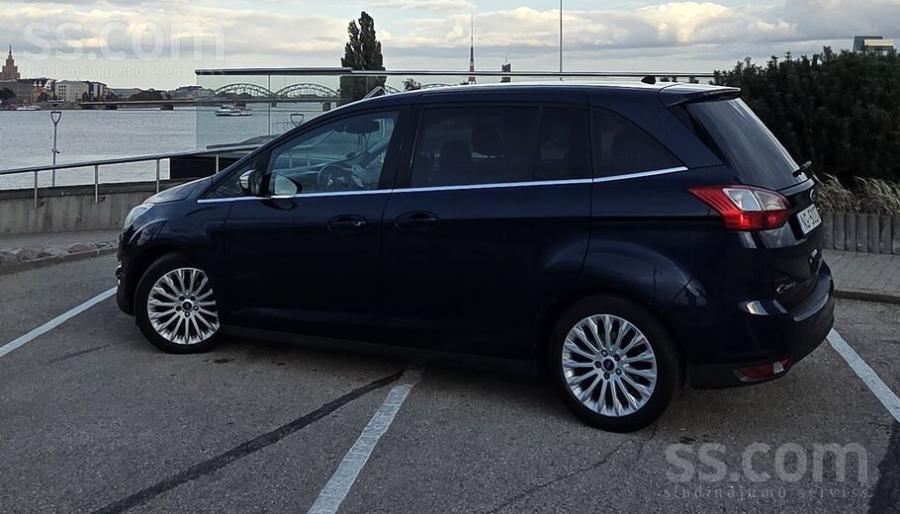 Blue Ford C-Max 2011 in Riga, with an engine capacity of 1.60 L and mileage of 258 thousand km for 3850 €, photo 3 on AUTOMOTO.COM.LV