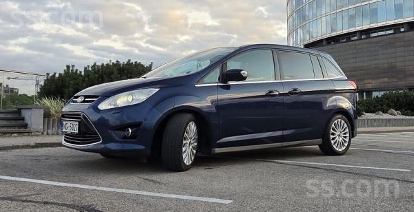 Blue Ford C-Max 2011 in Riga, with an engine capacity of 1.60 L and mileage of 258 thousand km for 3850 €, photo 3 on AUTOMOTO.COM.LV